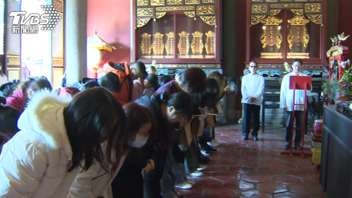 大學學測倒數中！孔廟、文昌宮湧拜廟潮│TVBS新聞網