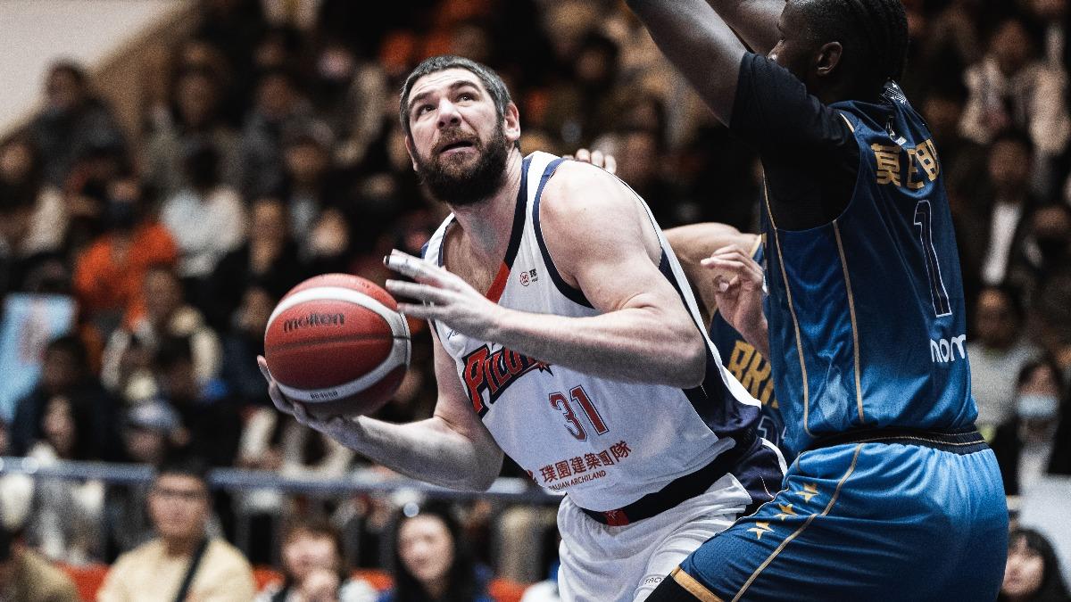 PLG／領航猿開季8連勝破紀錄 阿提諾「數錢」手勢遭罰1.5萬│TVBS新聞網