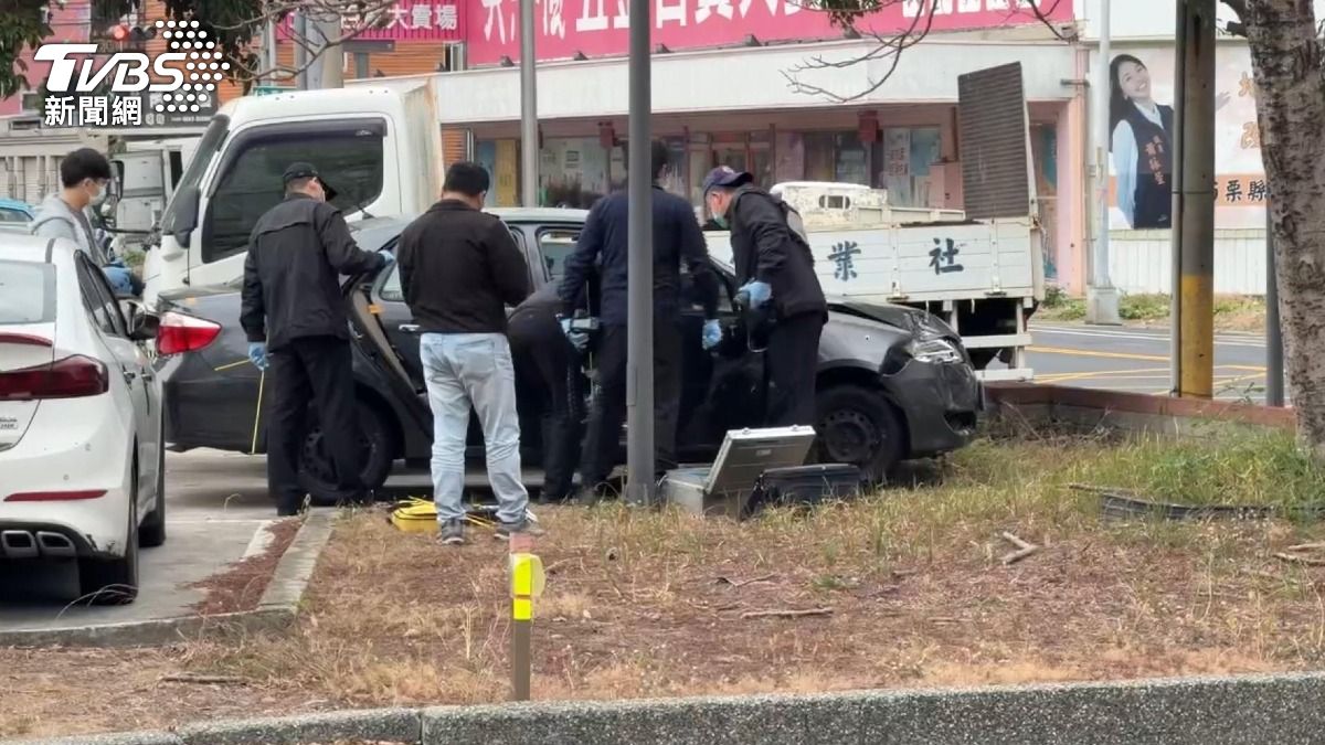 頭份鬧區公然開槍！2車遭射擊濺血 槍手疑「攜槍潛逃」│TVBS新聞網