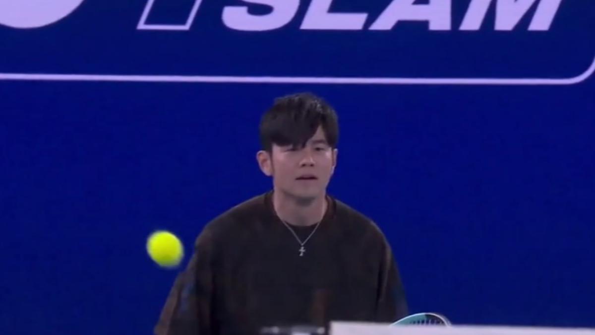 周杰倫澳網趣味賽「不到100秒」遭一球斃命 國籍標CHN引熱議│TVBS新聞網