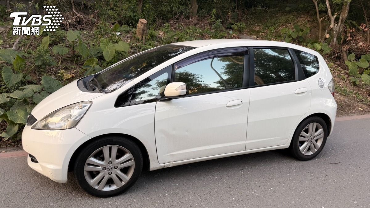 新北中和路邊轎車驚見屍體 31歲女陳屍駕駛座死因待查│TVBS新聞網