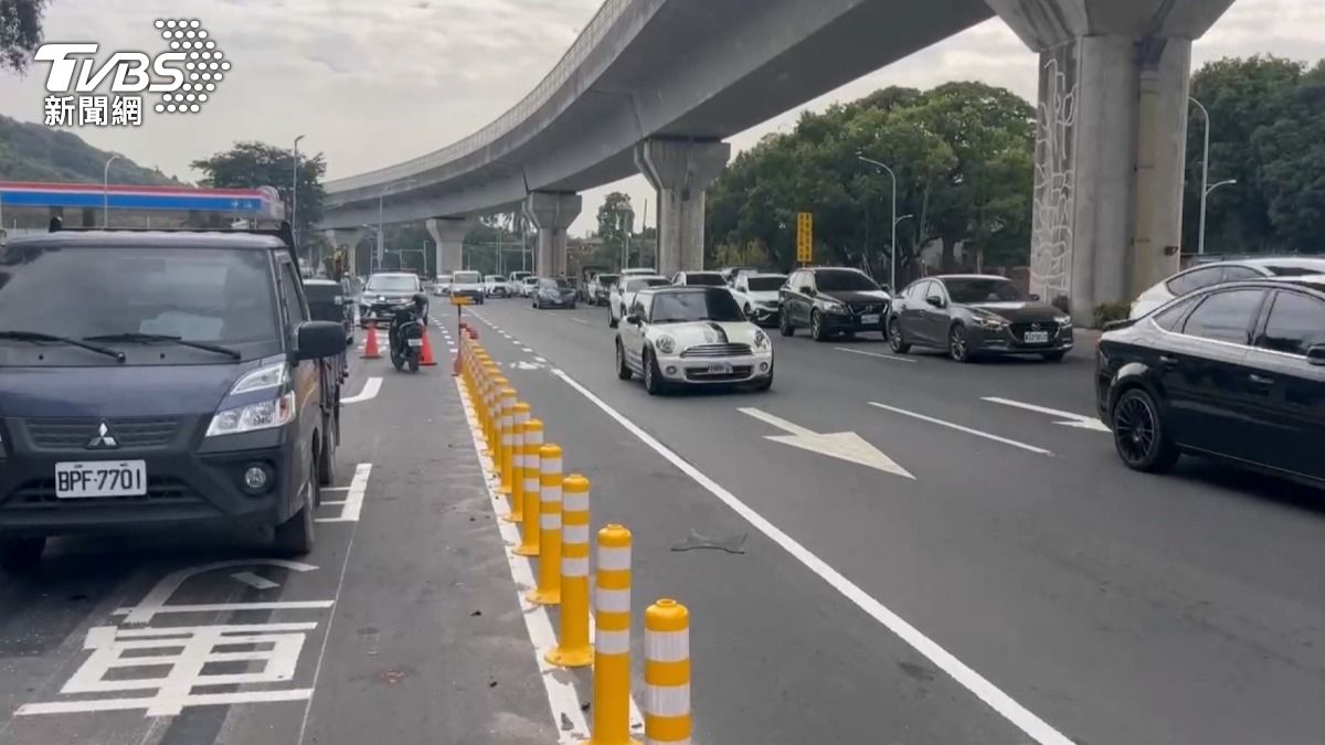 獨／幫台積電趕工隔「專用道」 太暗缺引導害機車連3撞│TVBS新聞網
