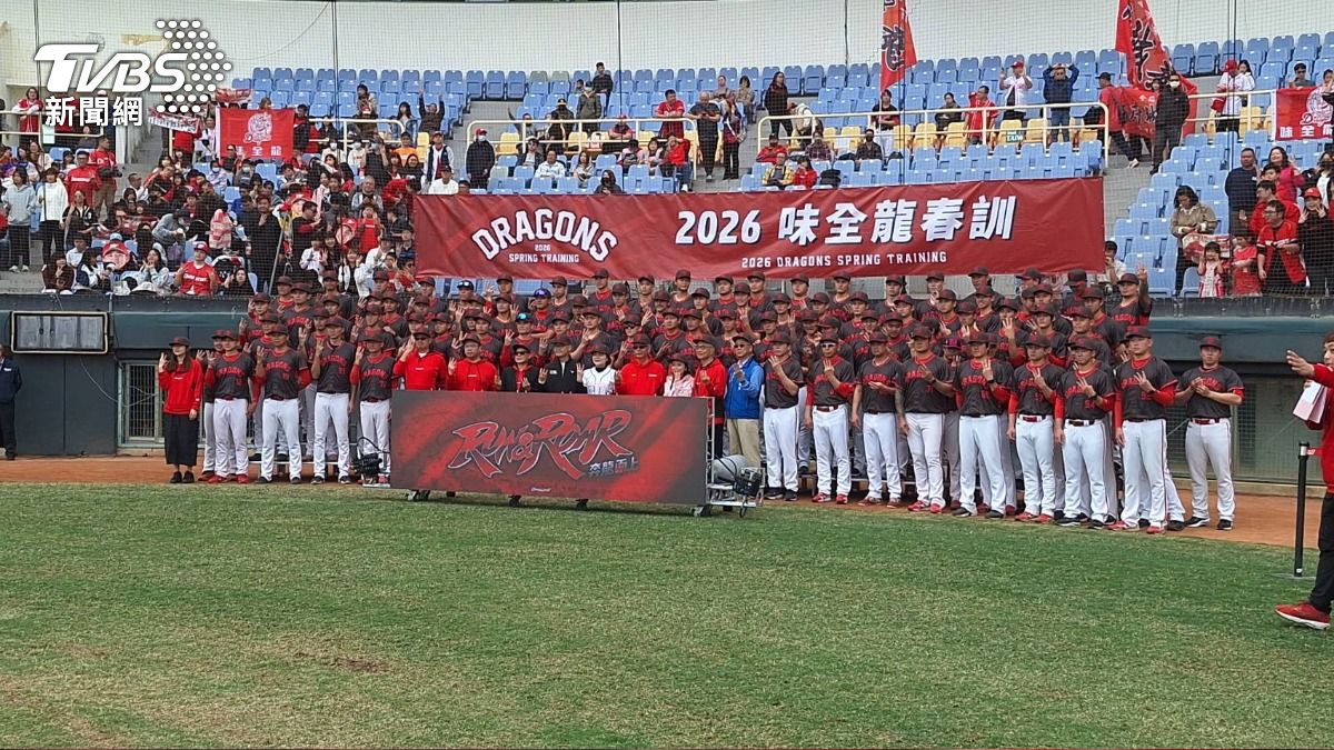 味全龍春訓開跑！古久保健二入隊寫「優勝」 林智勝轉助理打擊教練│TVBS新聞網