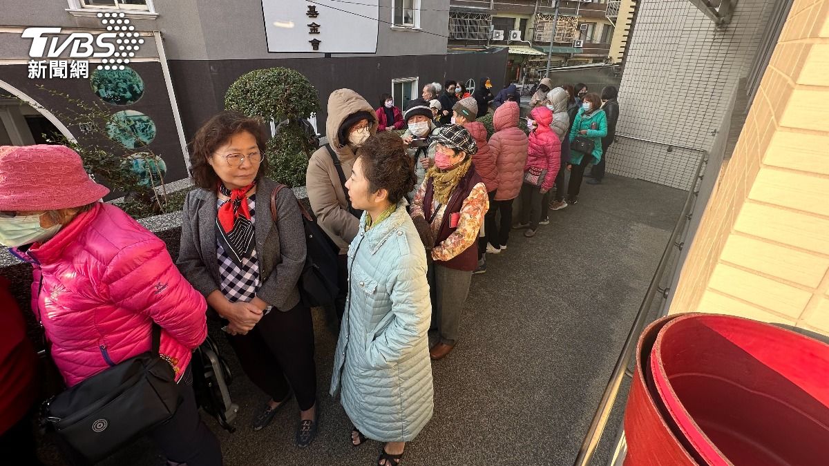 彰化皮蛇疫苗開打！縣府補助省下萬元 一早民眾排爆│TVBS新聞網