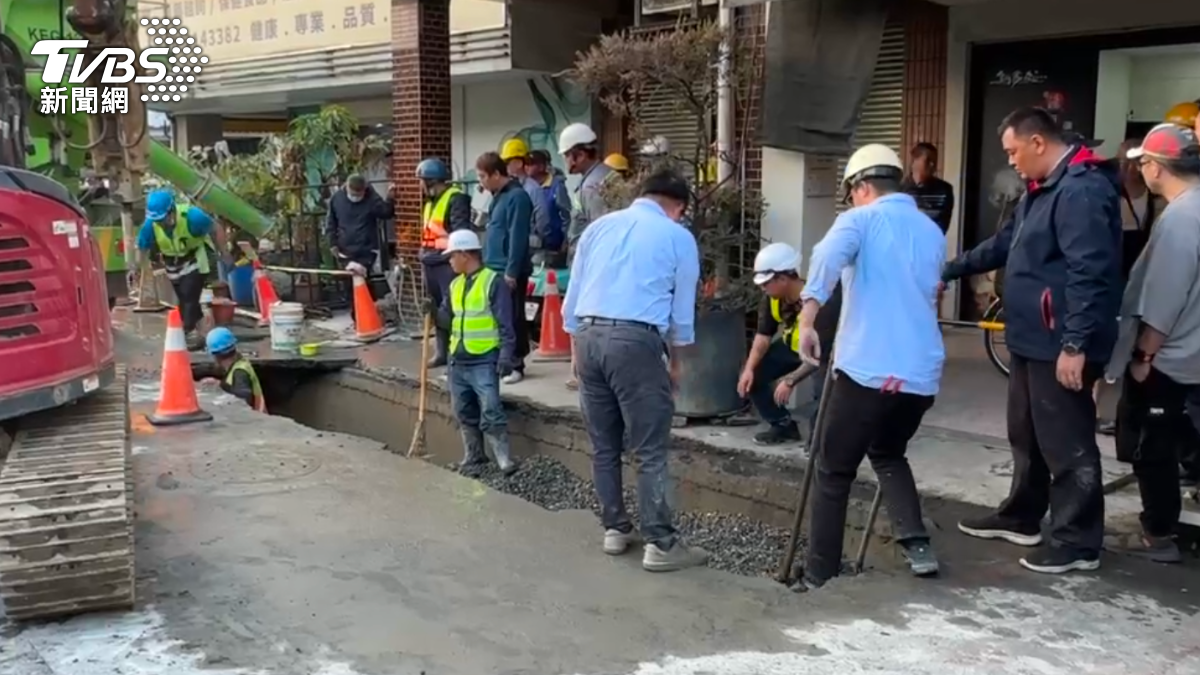 快訊／台南五妃街又現天坑！地基掏空深度「可吞1成人」 │TVBS新聞網