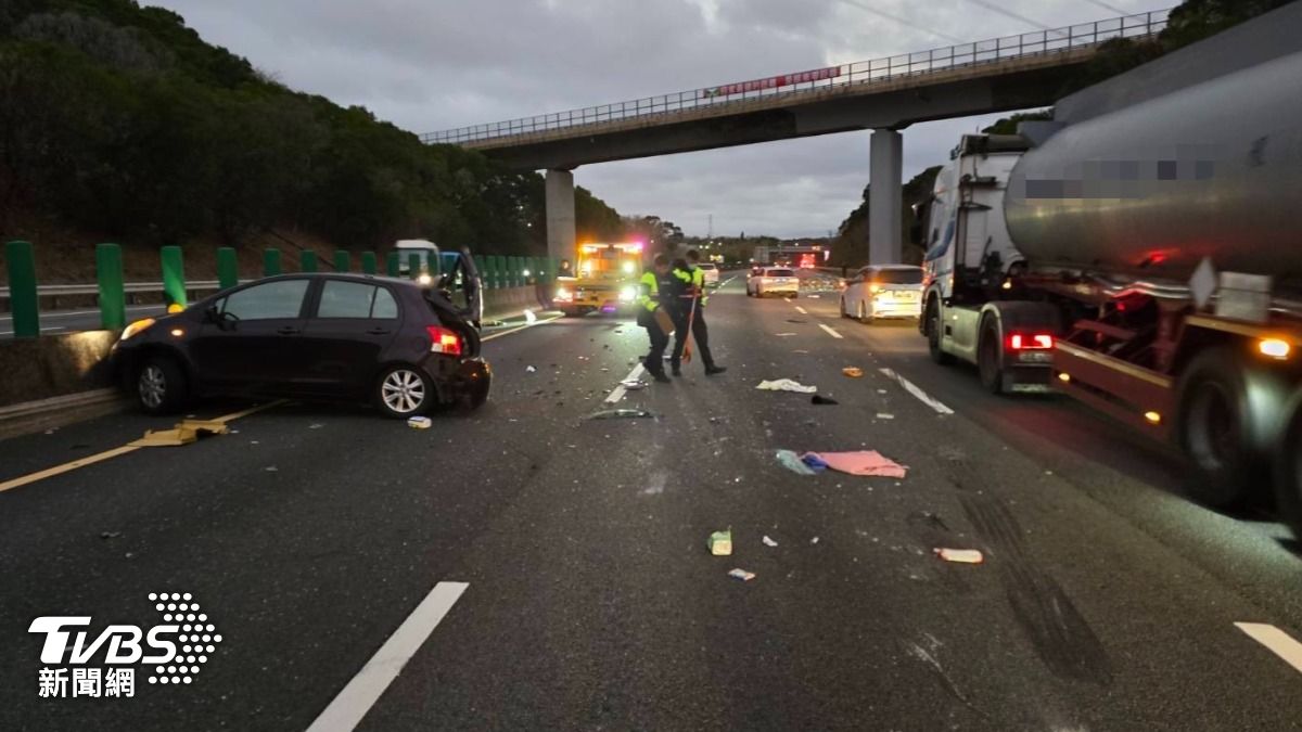 快訊／上班快改道！國3大甲段2車追撞「占內外車道」嚴重回堵中│TVBS新聞網