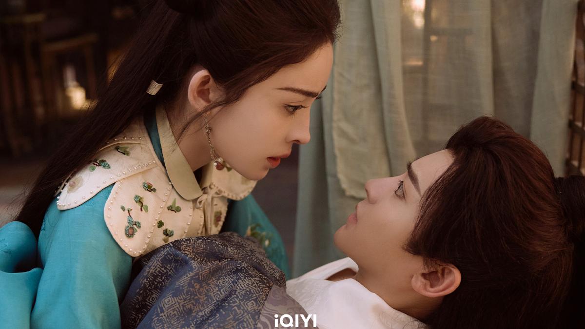 侯明昊「激吻圓房戲」動作過猛！古力娜扎險摔倒：要不拍打戲│TVBS新聞網