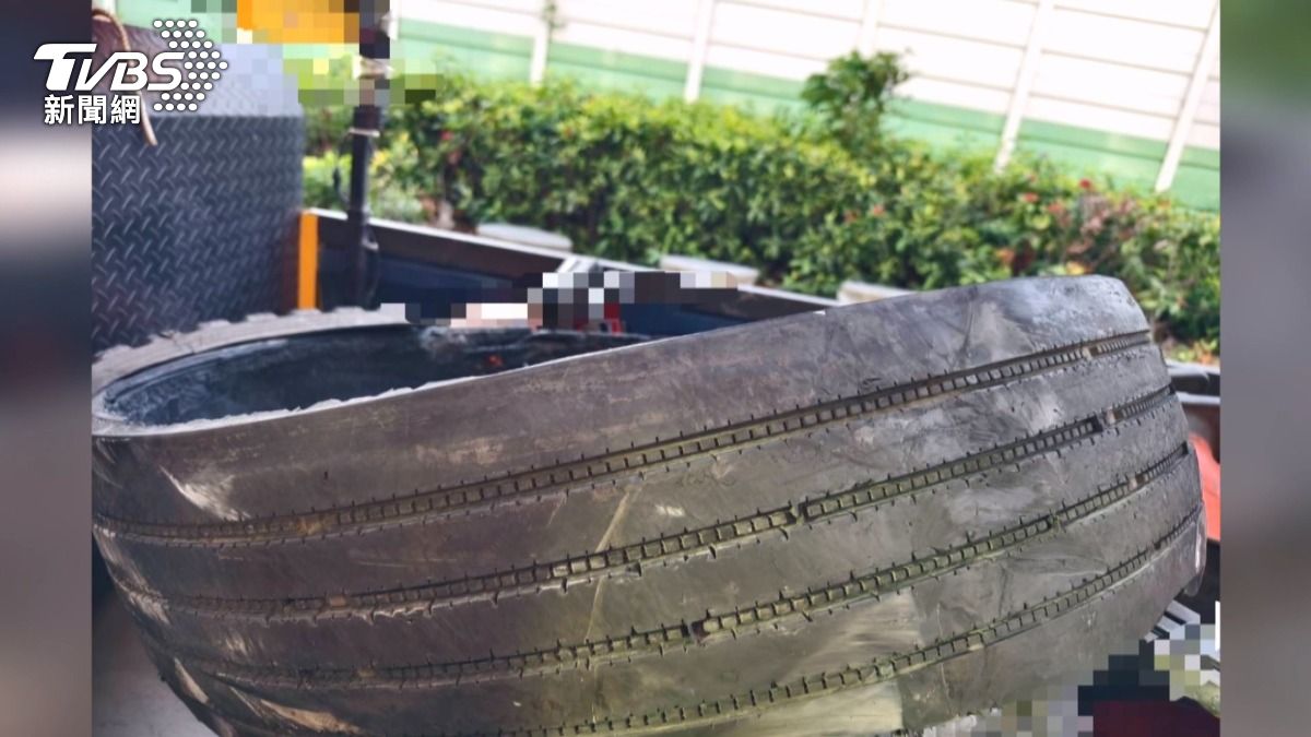 分心操作導航釀禍！賓士撞5車「逾300萬BMW也遭殃」2人傷│TVBS新聞網