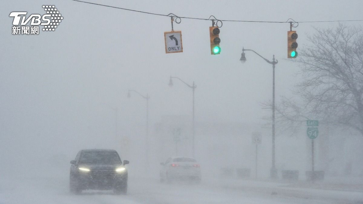 北極冷空氣灌入！美國暴雪百車連環撞 1.75億人受影響│TVBS新聞網