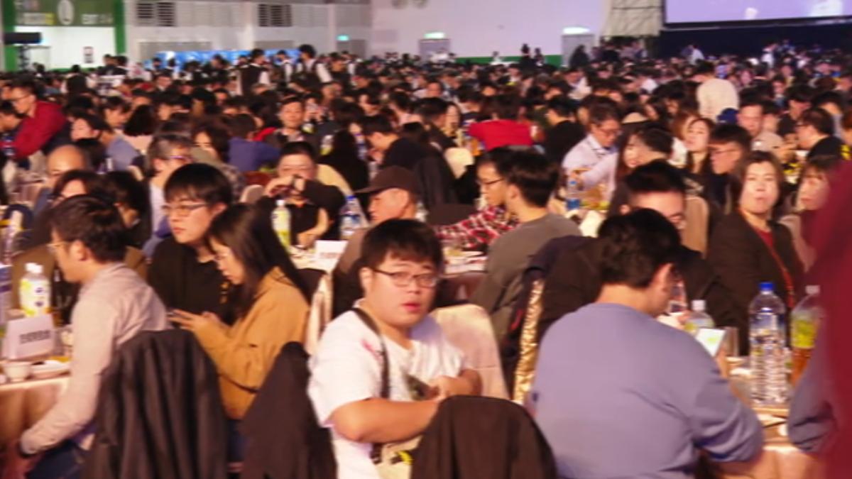 和碩尾牙總獎金1.6億抽特斯拉！童子賢示警AI背後「電力」別熄火│TVBS新聞網