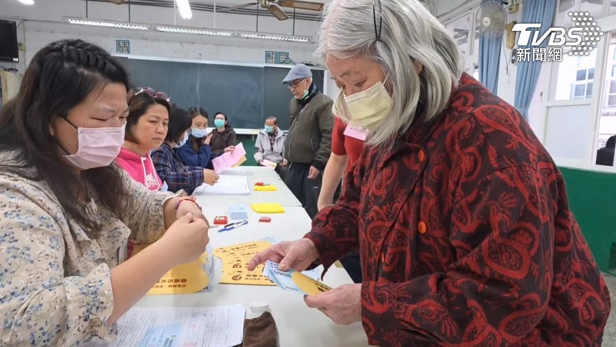 嘉義普發6000元！ 警護鈔比照選舉 5口之家爽領3萬│TVBS新聞網