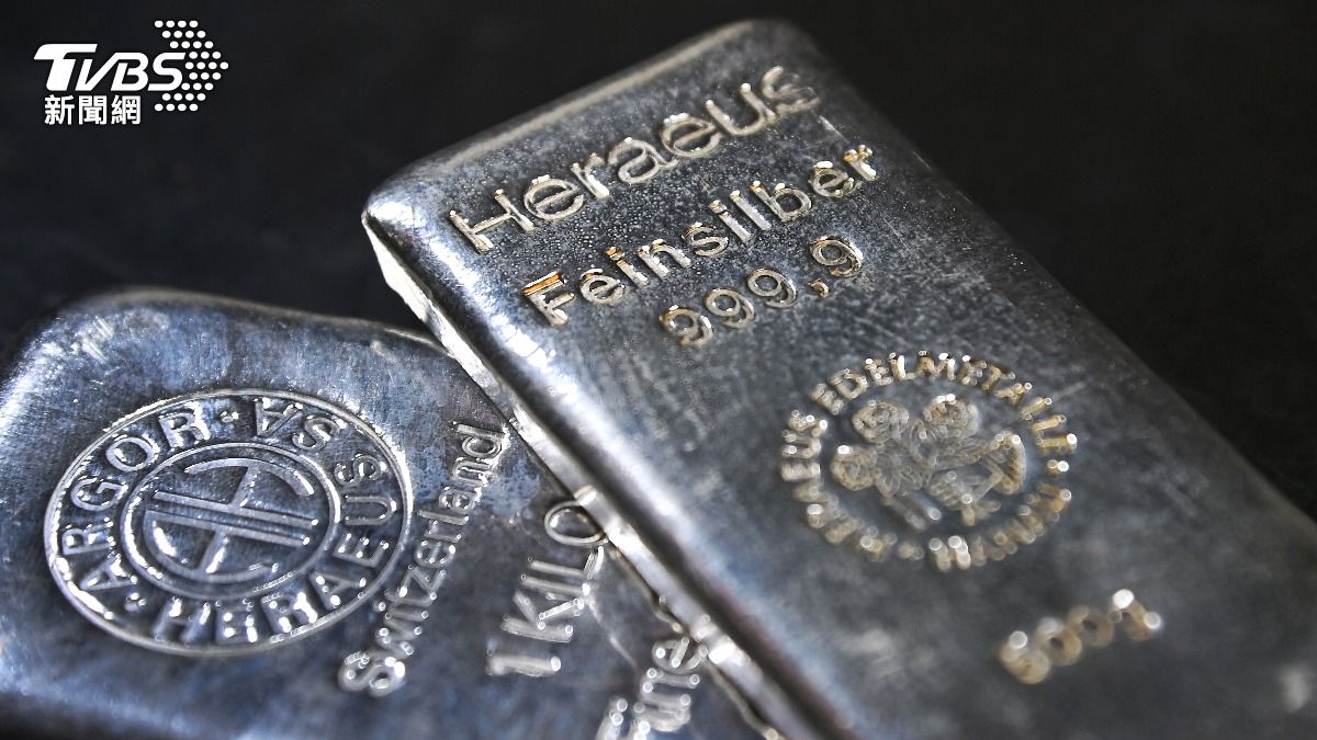 貴金屬盛宴！黃金衝破4980寫新高 白銀飆100美元創紀錄│TVBS新聞網