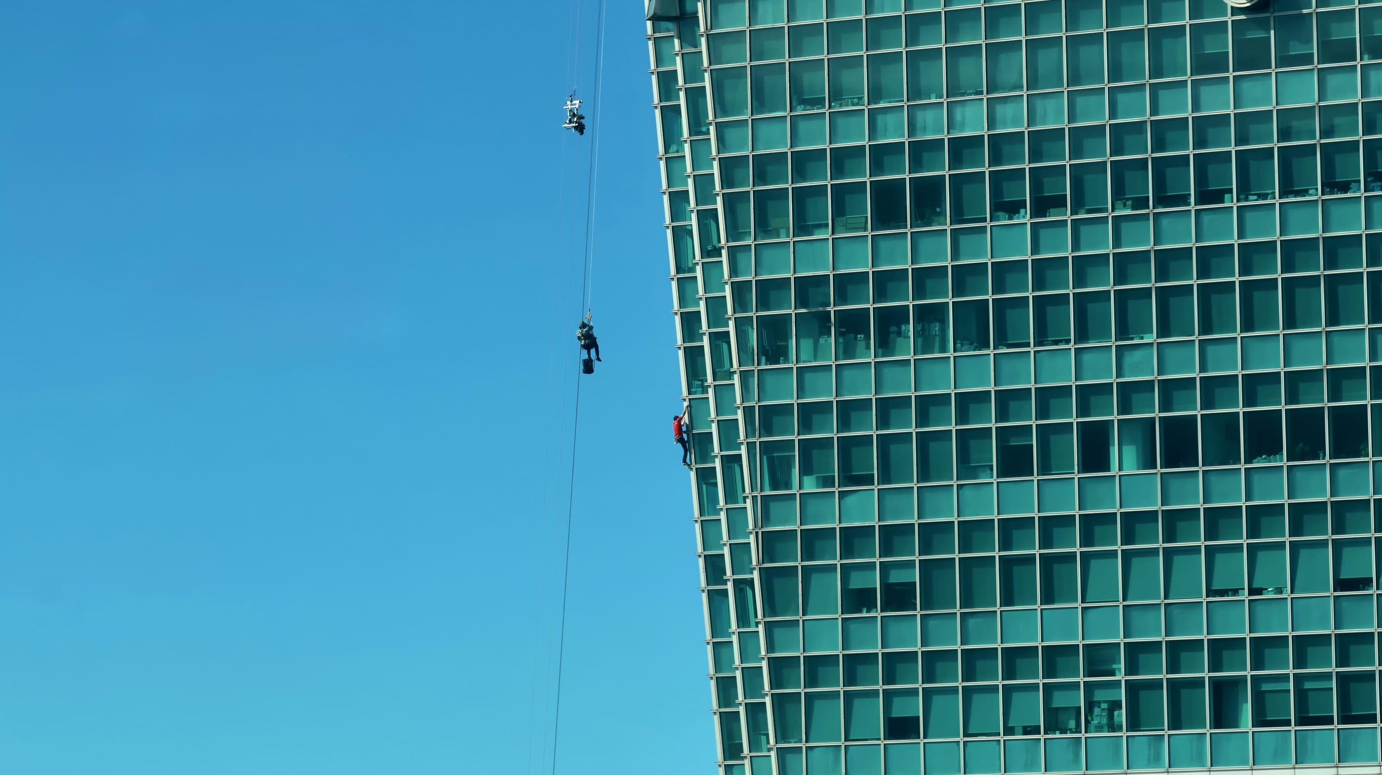 不斷更新／僅91分鐘登頂！霍諾德徒手攀101成功 緊擁妻自拍│TVBS新聞網