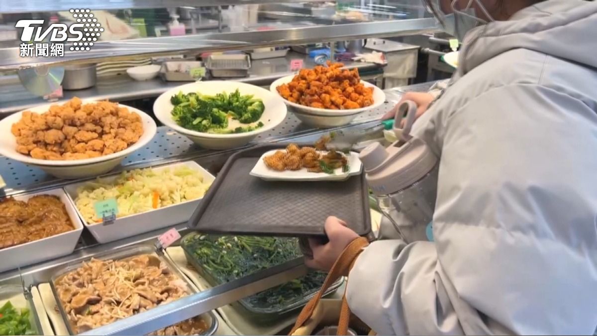 夾10塊雞丁要119元！ 清粥小菜店「秤重計價」遭控貴 店家喊冤│TVBS新聞網