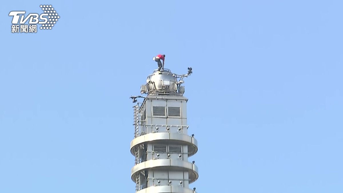 攀岩才能畢業！彰化國中設「5層樓高岩壁」 學生挑戰極限才能領證書│TVBS新聞網