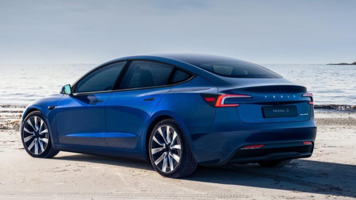 特斯拉Model 3推新色！「冰霜藍」下放性能版 最新售價曝│TVBS新聞網