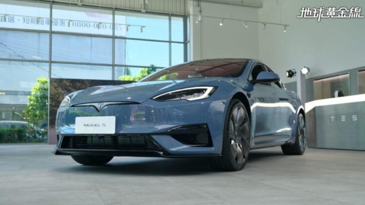 特斯拉Model 3推新色！「冰霜藍」下放性能版 最新售價曝│TVBS新聞網
