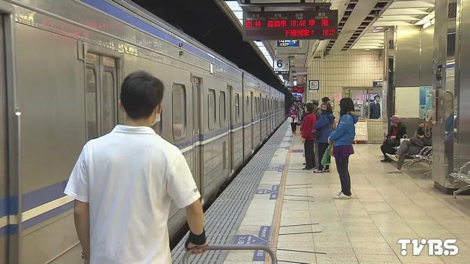 〈快訊〉台鐵汐止站轉轍器故障 影響9列次2400人│TVBS新聞網