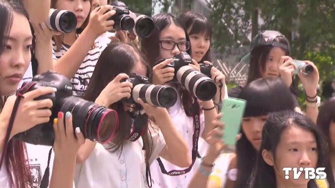 網路世代的偶像 粉絲靠手機追TFBOYS│TVBS新聞網