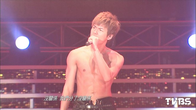 跨年漏網鏡頭！ 張惠妹趁廣告揪萬人合唱│TVBS新聞網