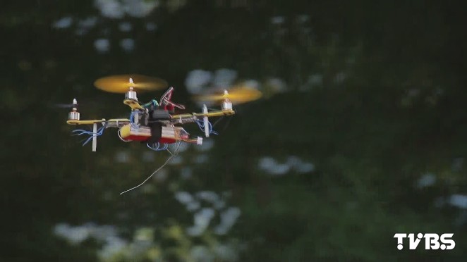 科學不一樣／順時逆時平衡 「無人飛行器」 靠轉速改向│TVBS新聞網