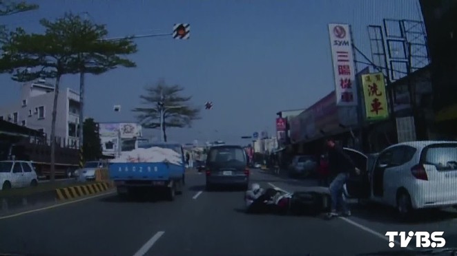 駕駛沒注意開車門肇事 修法開罰3600│TVBS新聞網