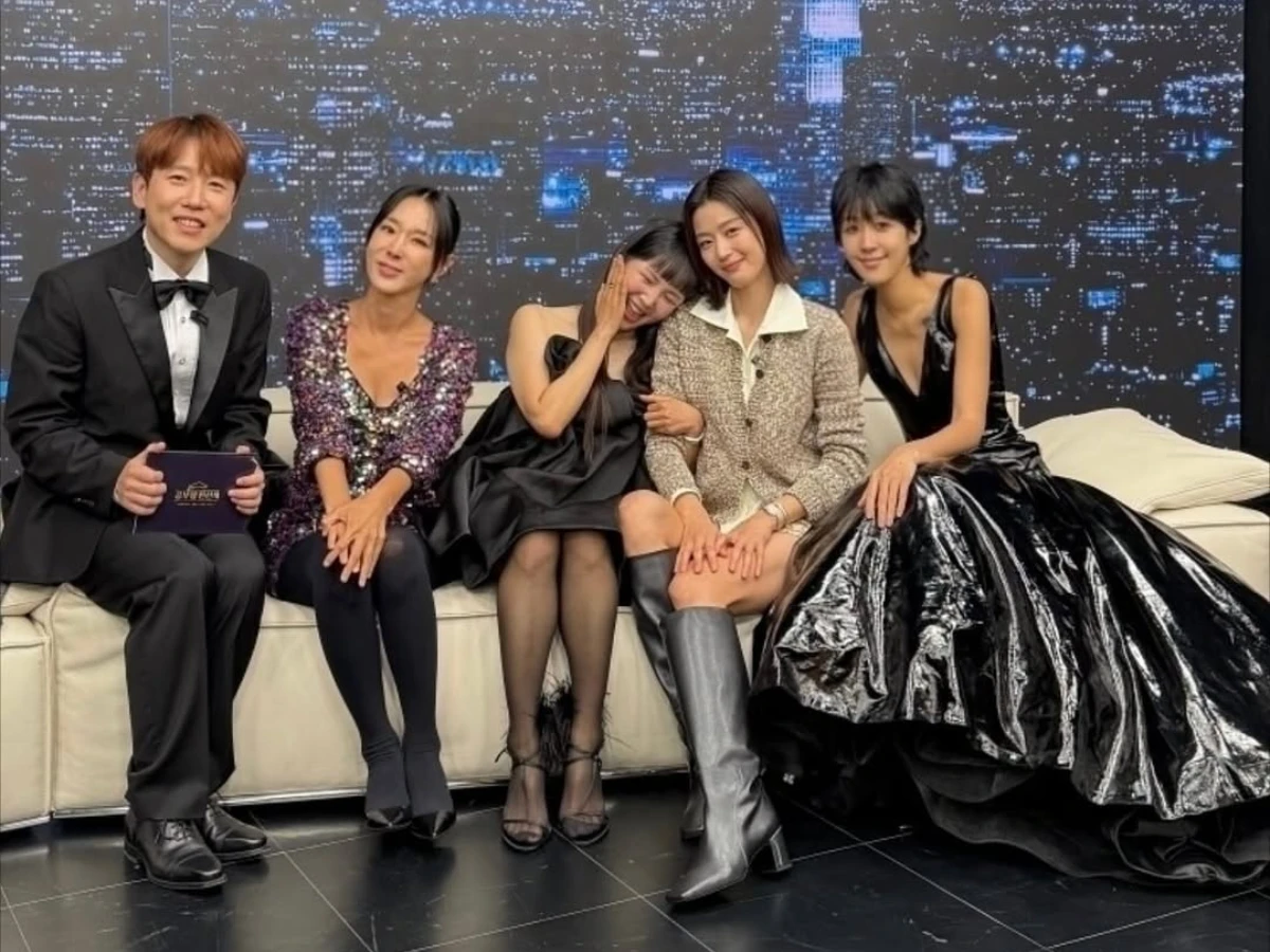 全智賢LV包包是這咖！黑色化妝箱包被封是下顆It Bag～小巧好拿還很能裝|女人我最大